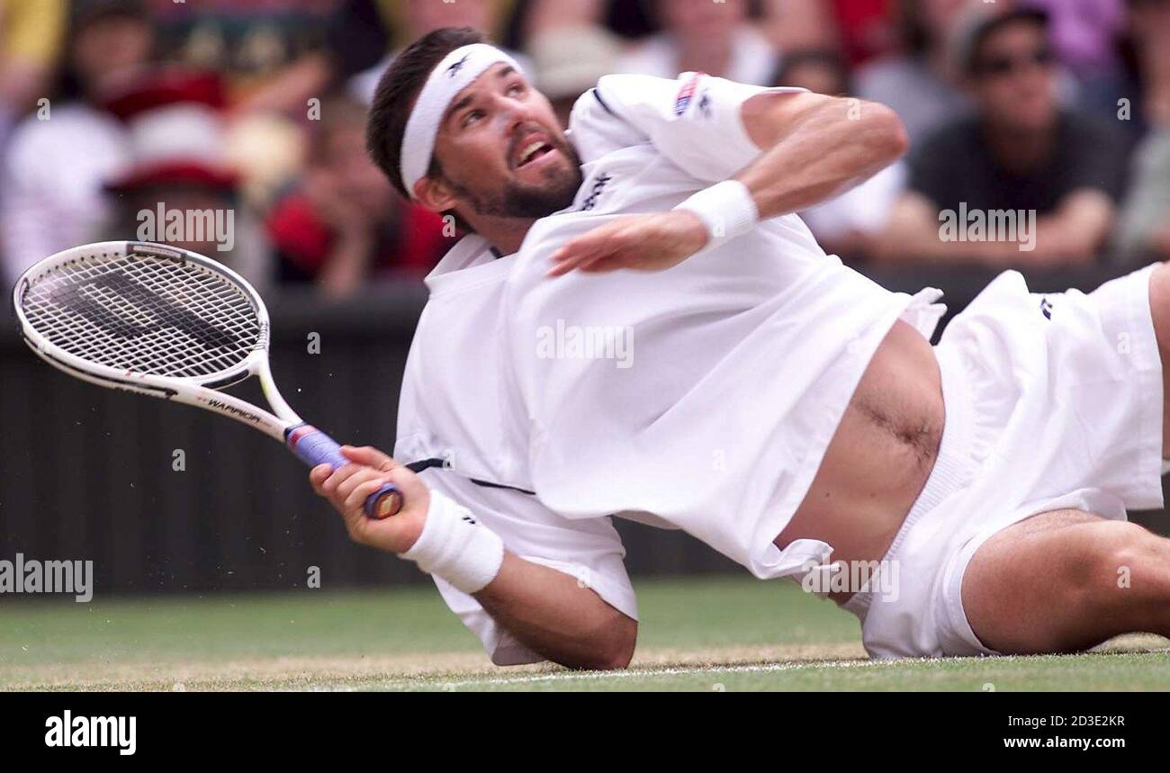 Goran ivanisevic 2001 wimbledon hi-res stock photography and images - Alamy