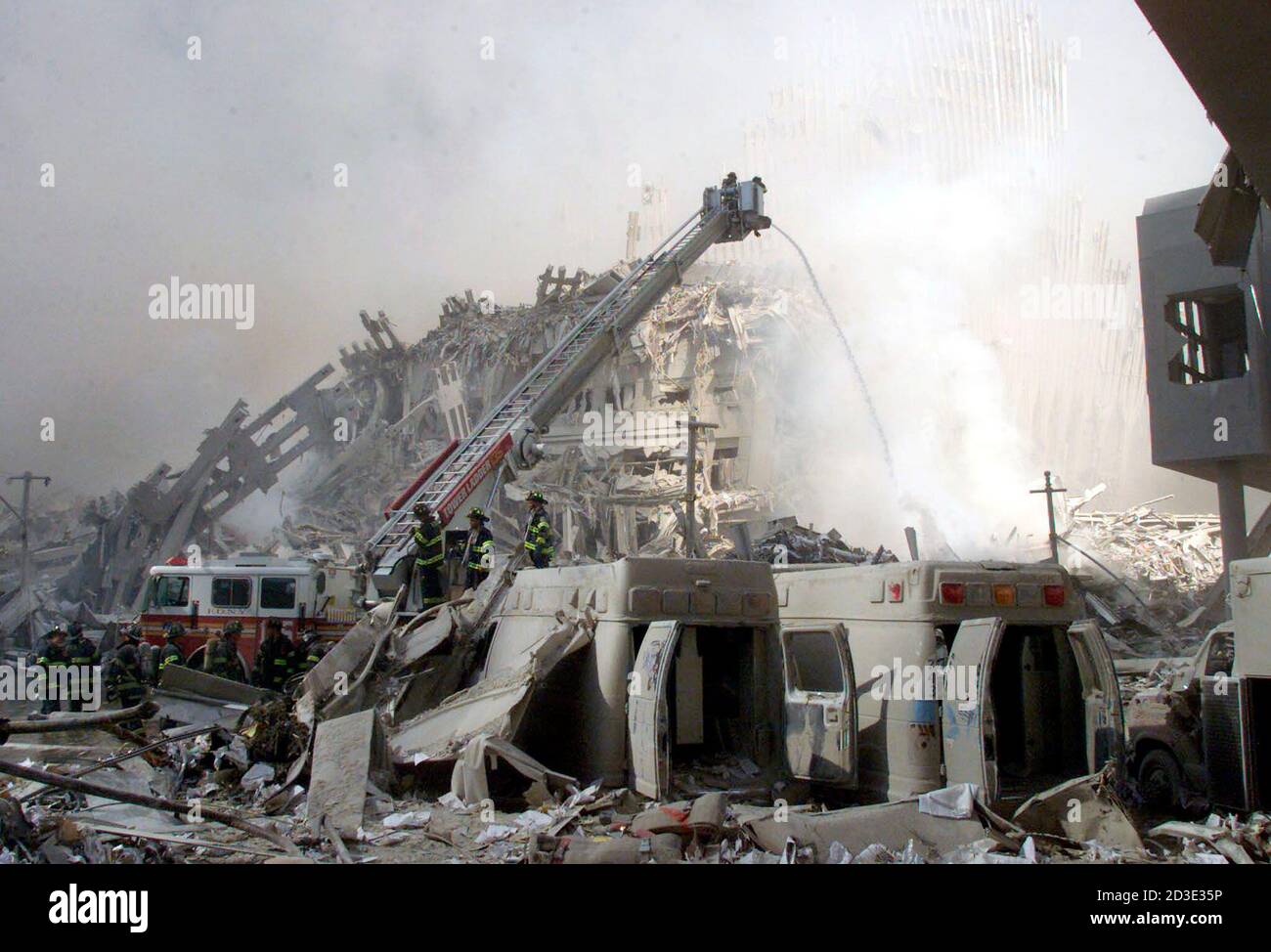 World trade center plane crash hi-res stock photography and images - Alamy