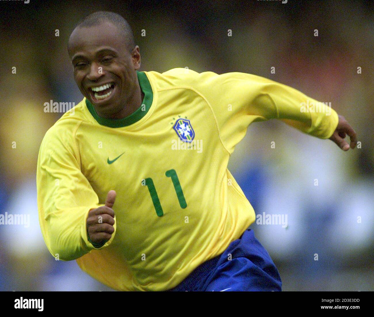World cup 2002 brazilian celebrates hi-res stock photography and images ...