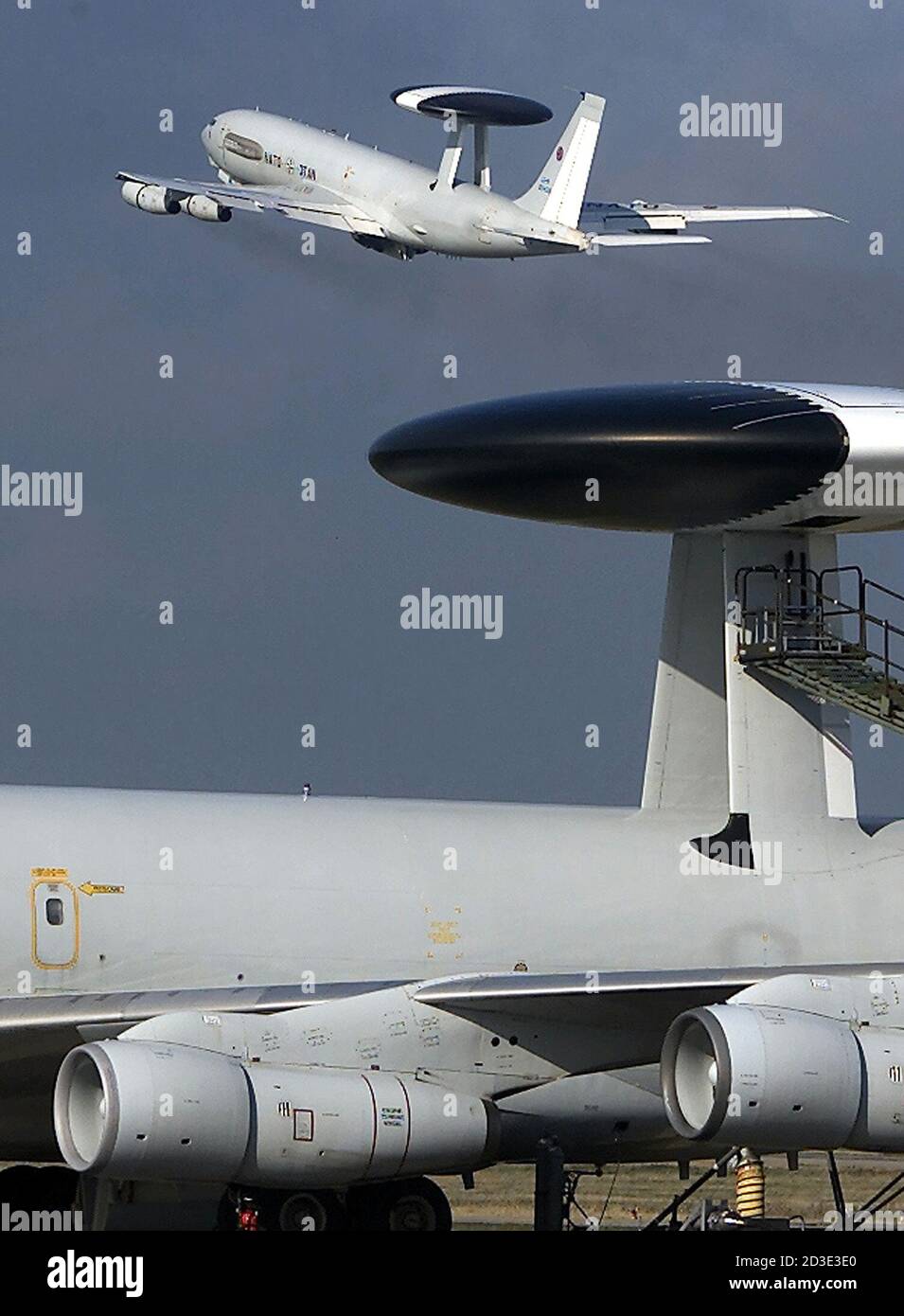 Rotodome hi-res stock photography and images - Alamy