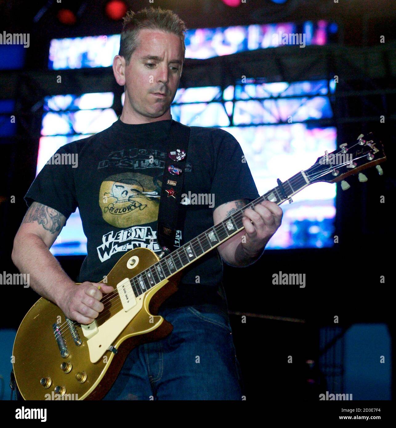 Jonny wickersham of social distortion hi-res stock photography and ...