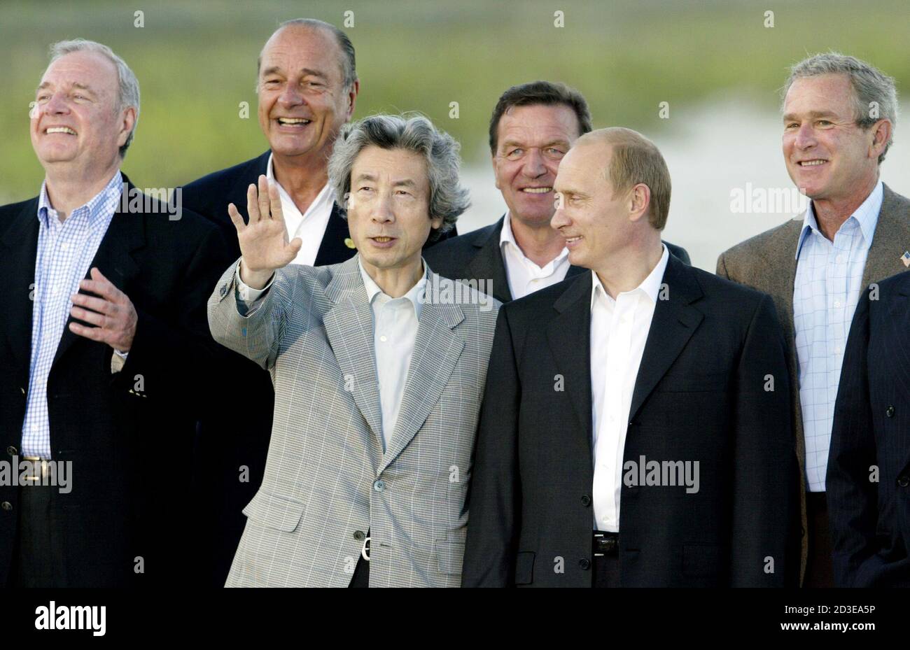 G8 leaders pose group photograph hi-res stock photography and images ...