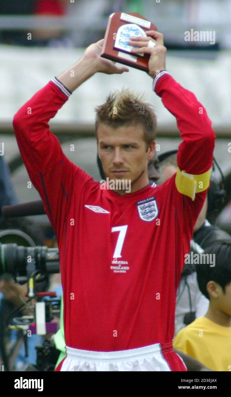 David beckham june 2002 england hi-res stock photography and images - Alamy