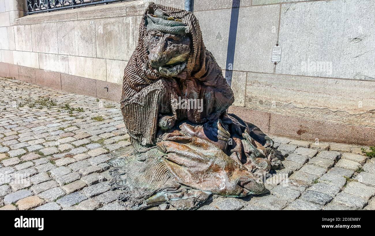 Monument "Fox - Beggar" as a symbol of the negative impact of human ...