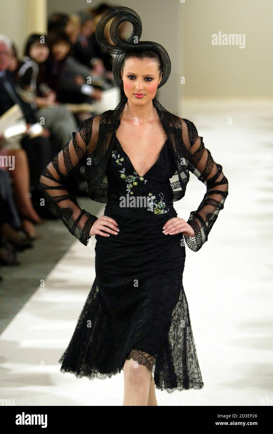 Fashion show hanae mori hi-res stock photography and images - Alamy
