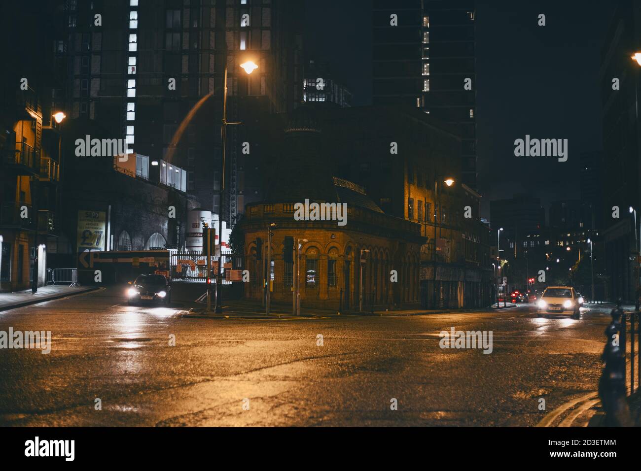 Night life on streets hi-res stock photography and images - Alamy