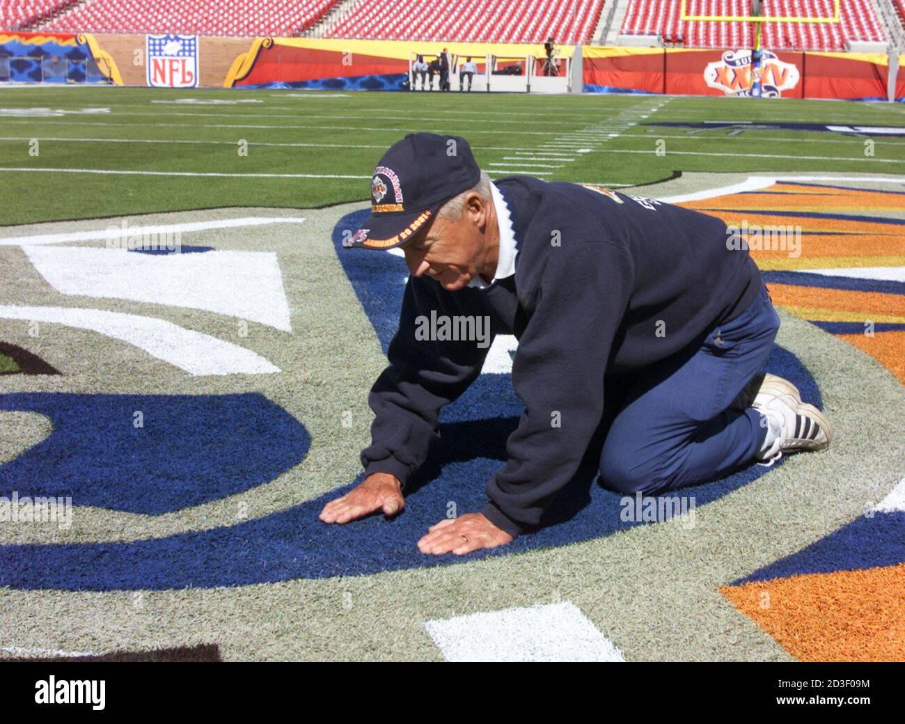 George toma super bowl hi-res stock photography and images - Alamy