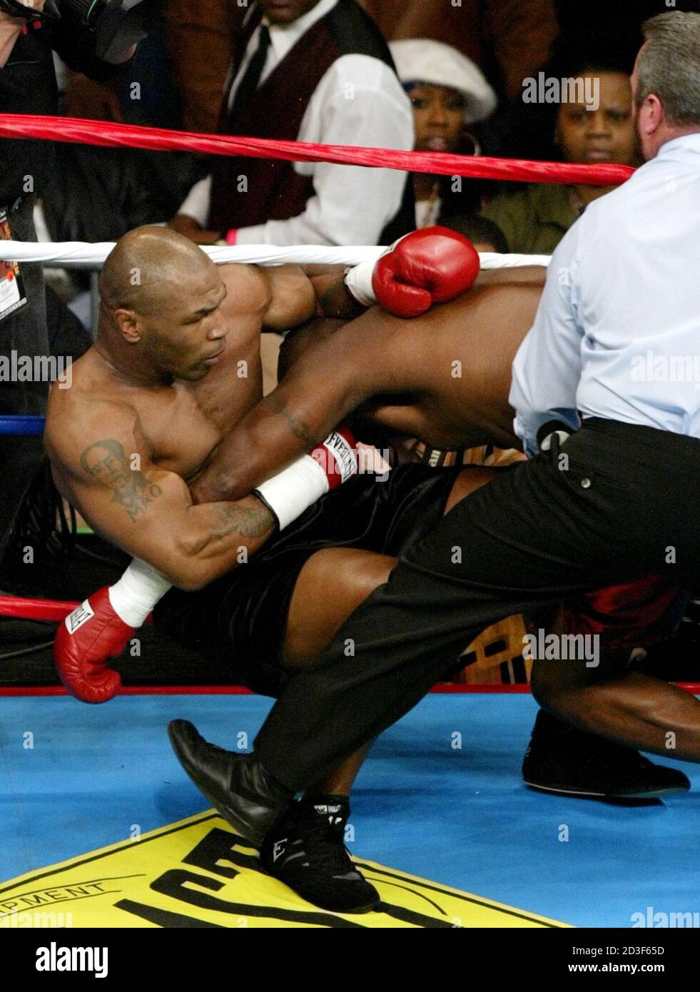 Mike tyson boxing match hi-res stock photography and images - Alamy