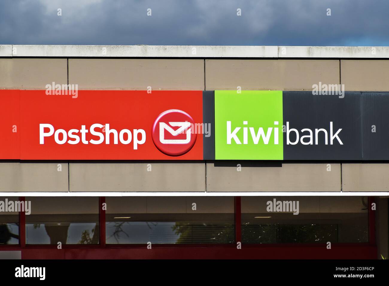 Kiwibank logo hi-res stock photography and images - Alamy