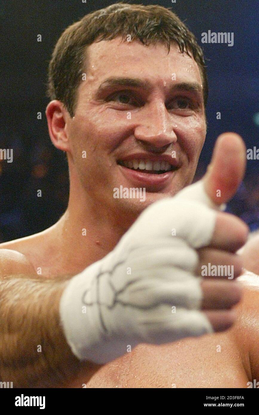Boxing boxer thumbs up hi-res stock photography and images - Alamy