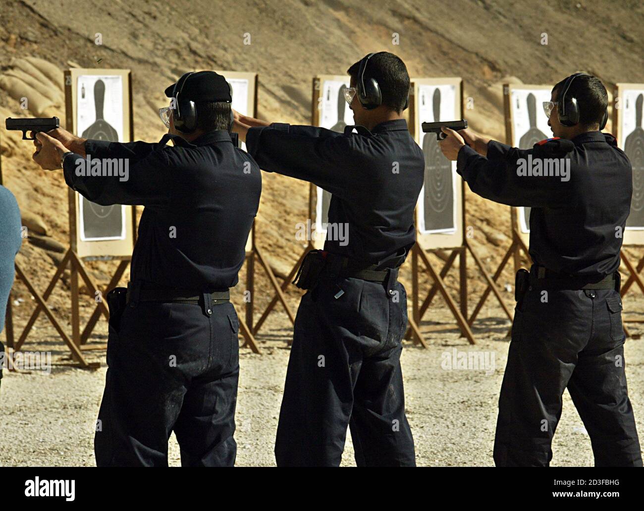 Met police tactics hi-res stock photography and images - Alamy
