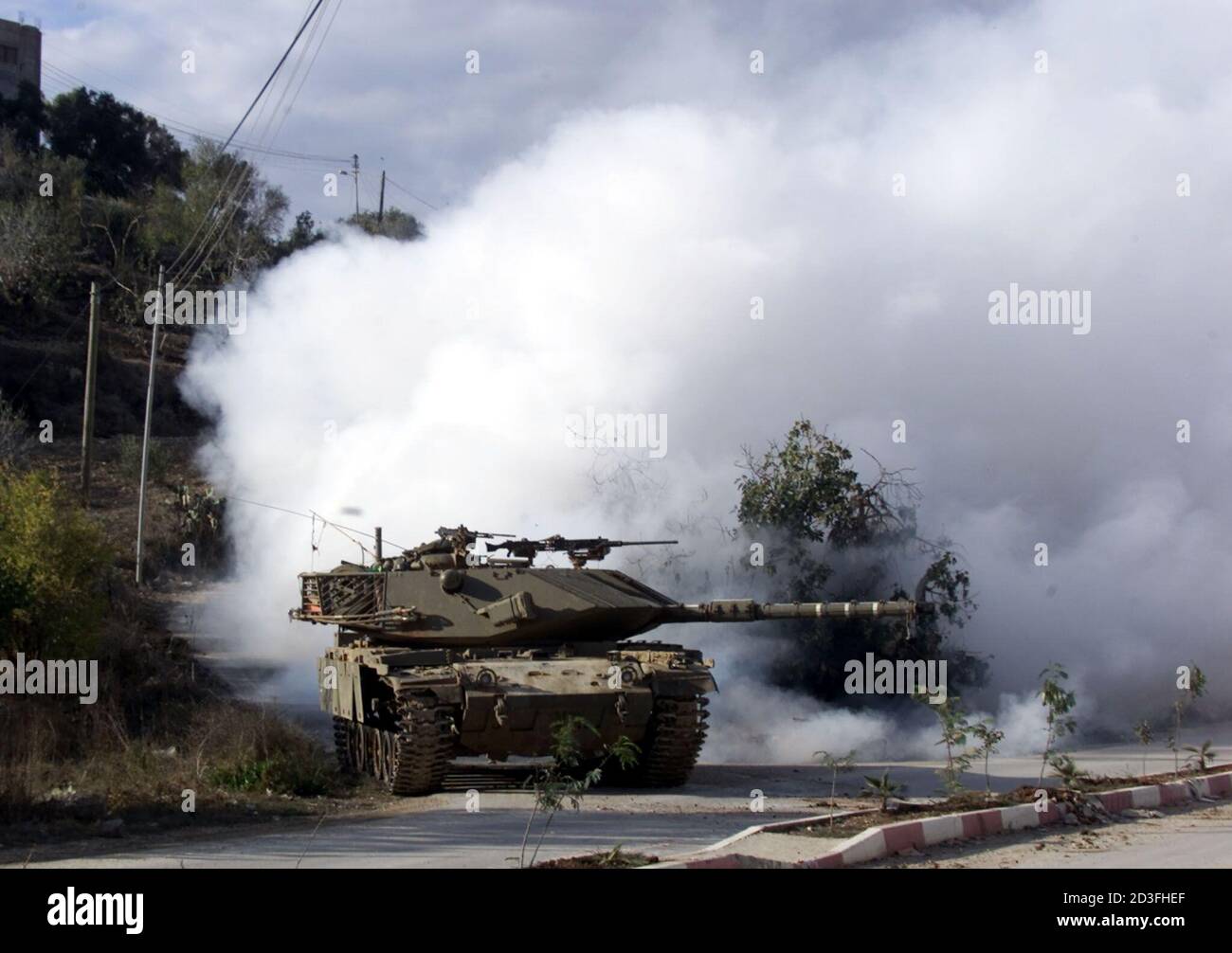 Smoke screen tank hi-res stock photography and images - Alamy
