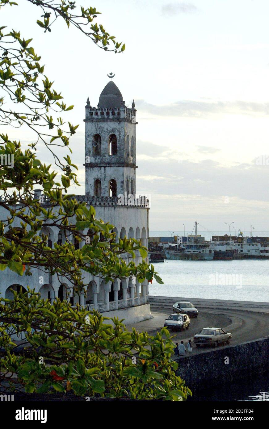 Comoros mosque hi-res stock photography and images - Alamy