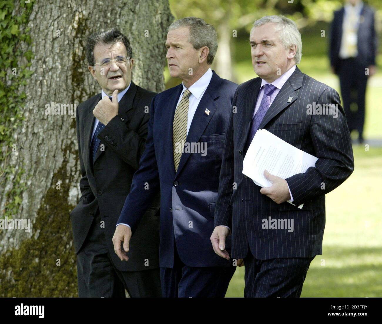 Politics diplomacy bertie ahern george w bush hi-res stock photography ...