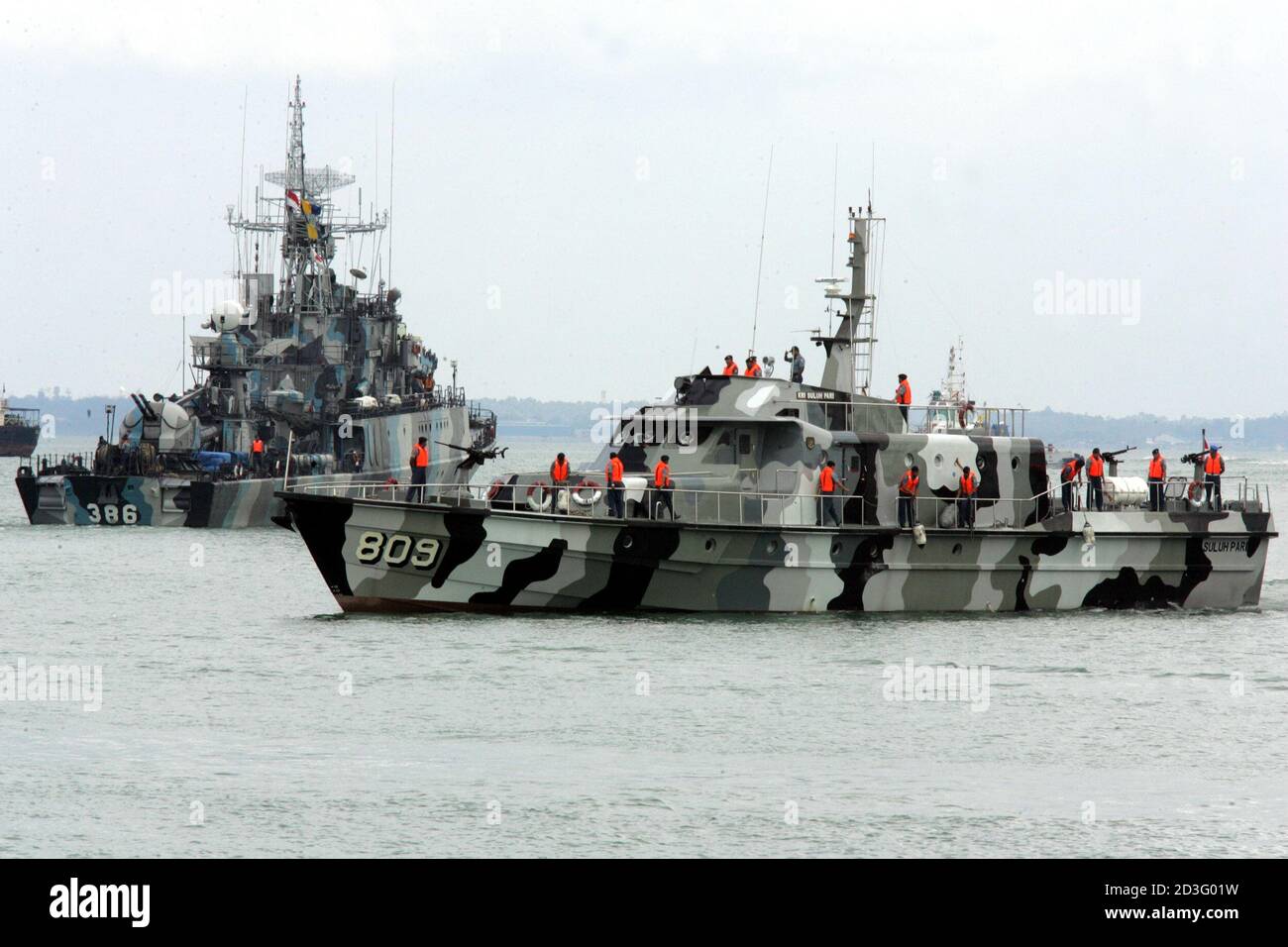 Indonesian navy ships hi-res stock photography and images - Alamy