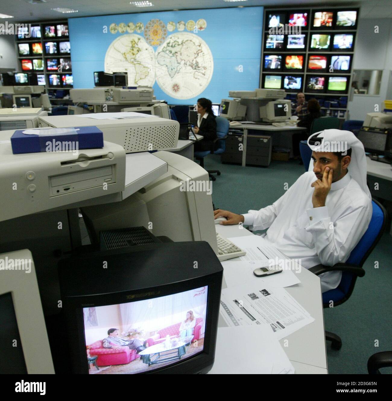 Al jazeera tv arabic channel hi-res stock photography and images - Alamy