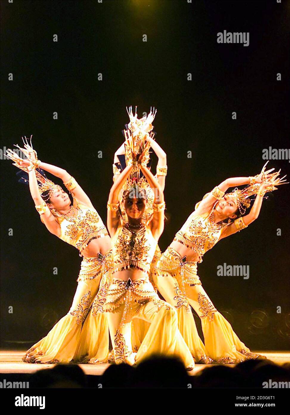 Turkish dancers in istanbul hi-res stock photography and images - Alamy