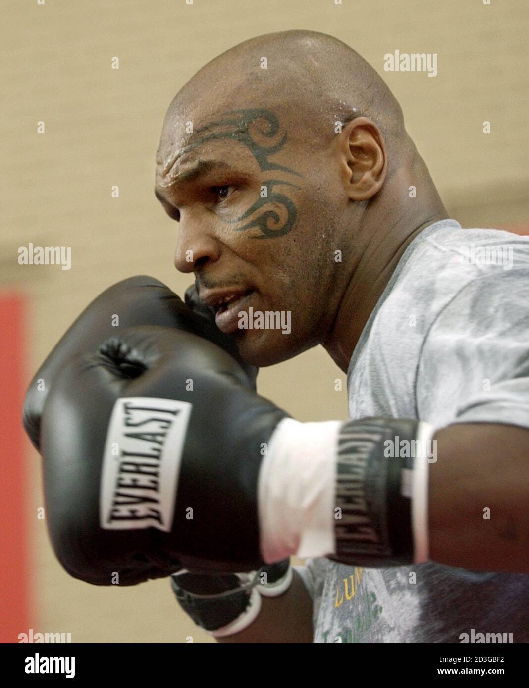 Mike tyson boxing in ring hi-res stock photography and images - Alamy