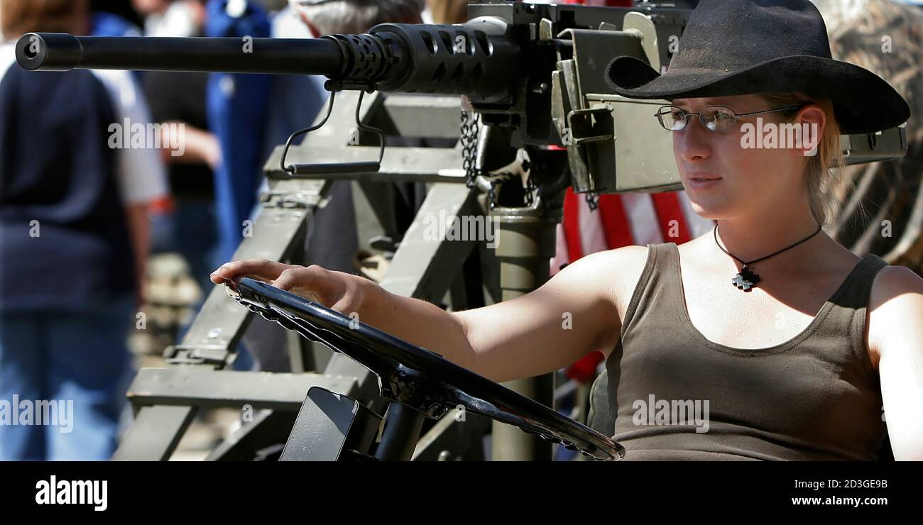 Mounted m2 50 caliber machine gun hi-res stock photography and images ...