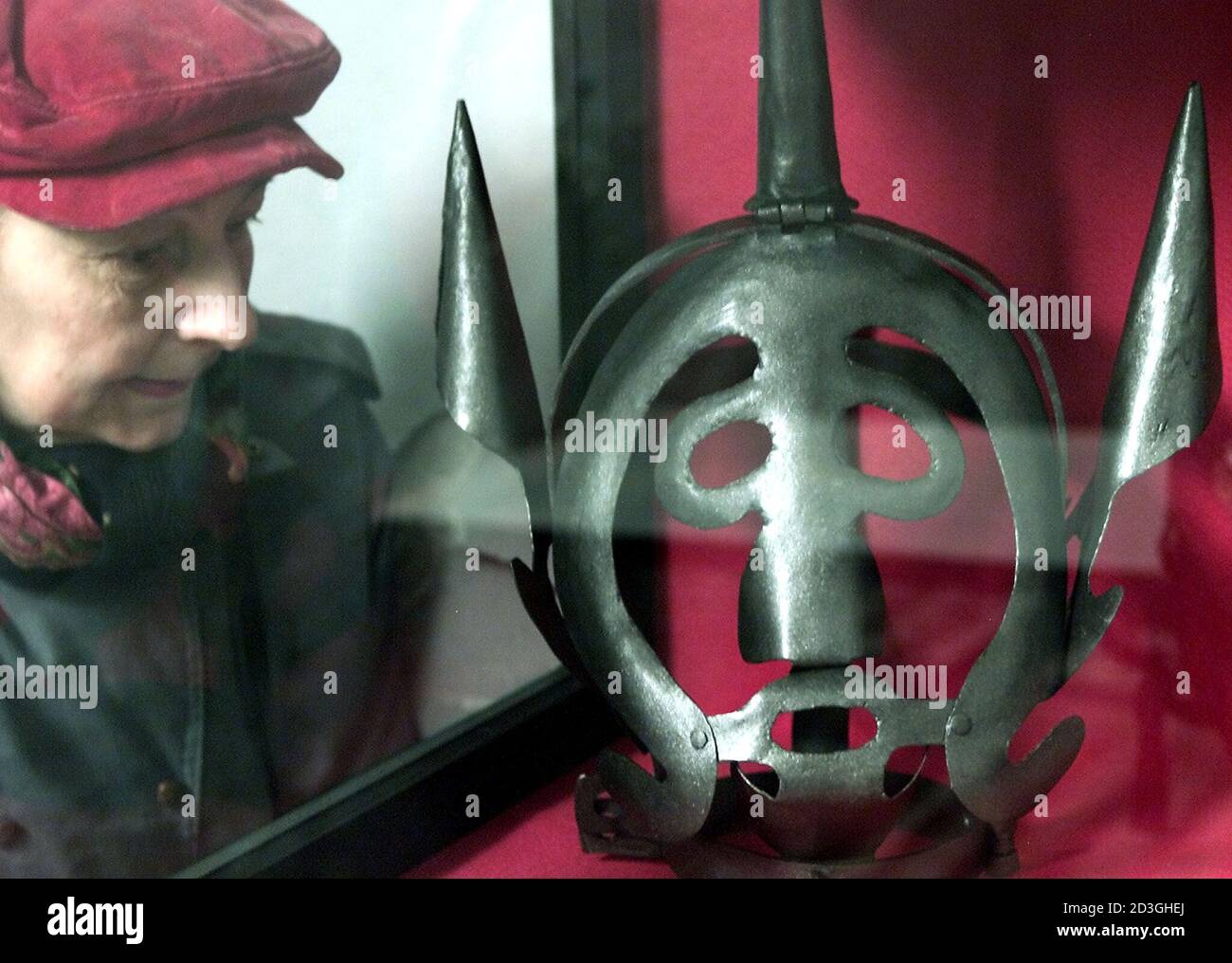 Mask of shame the dragon hi-res stock photography and images - Alamy