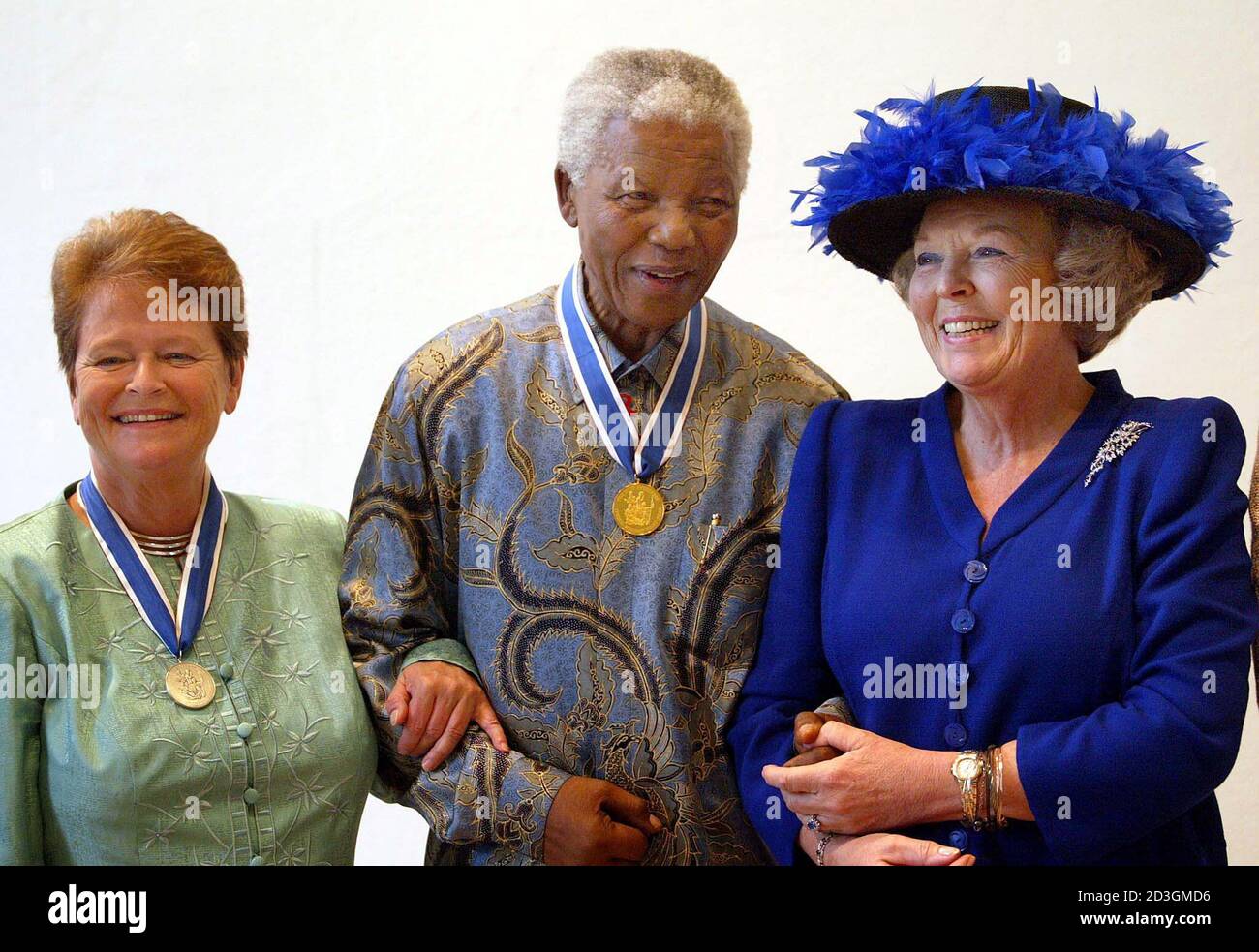 President nelson mandela 2002 hi-res stock photography and images - Alamy
