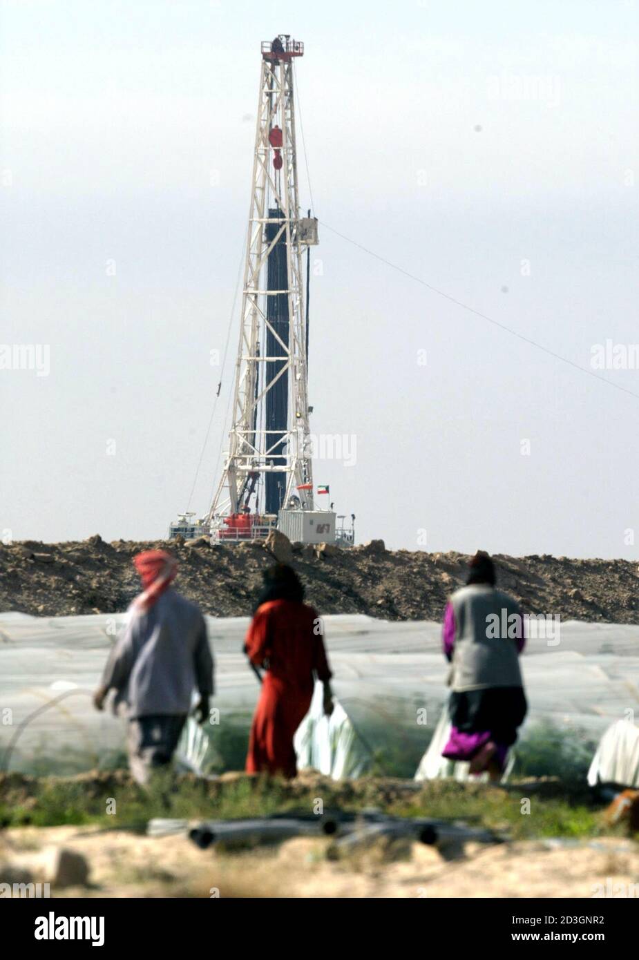 Saudi arabia oil rig High Resolution Stock Photography and Images - Alamy