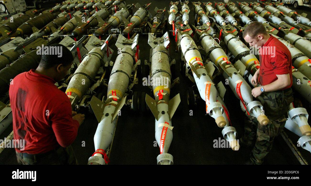 Hangar bay hi-res stock photography and images - Alamy