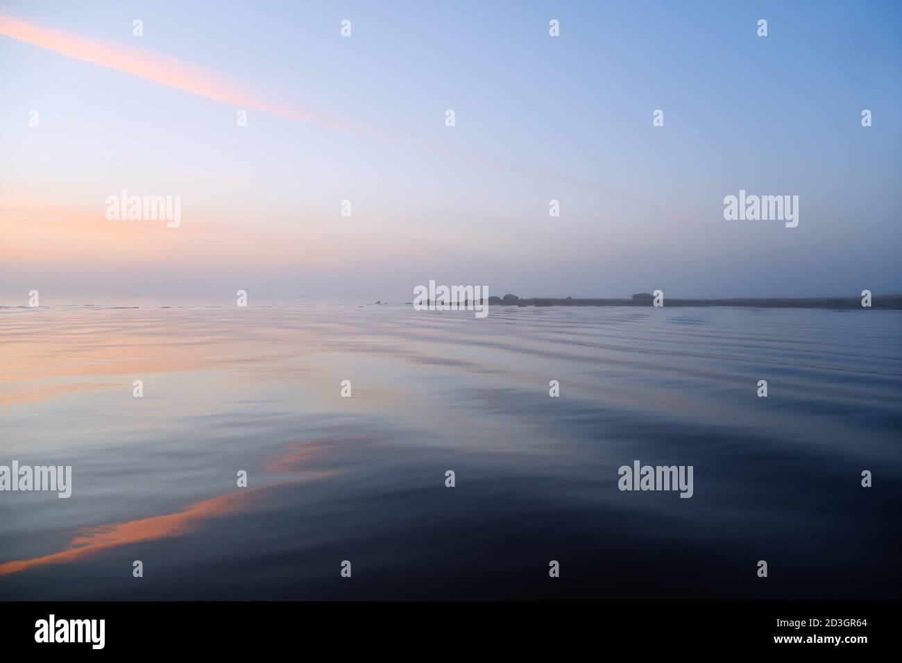 Beautiful landscape of the White Sea at sunrise. Onega Gulf, Karelia ...