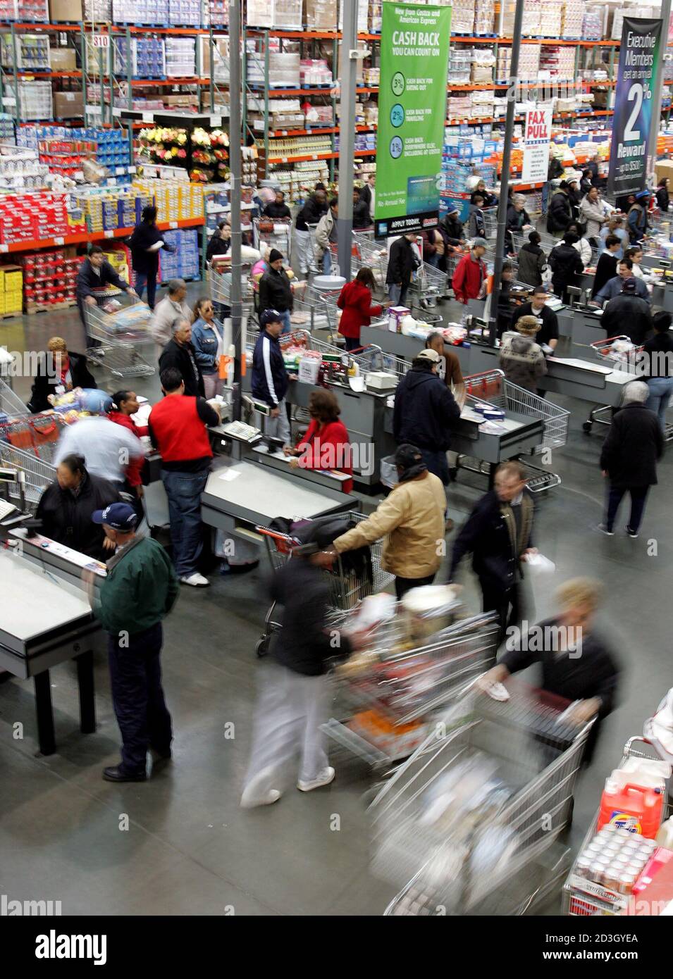 Costco warehouse store hi-res stock photography and images - Alamy