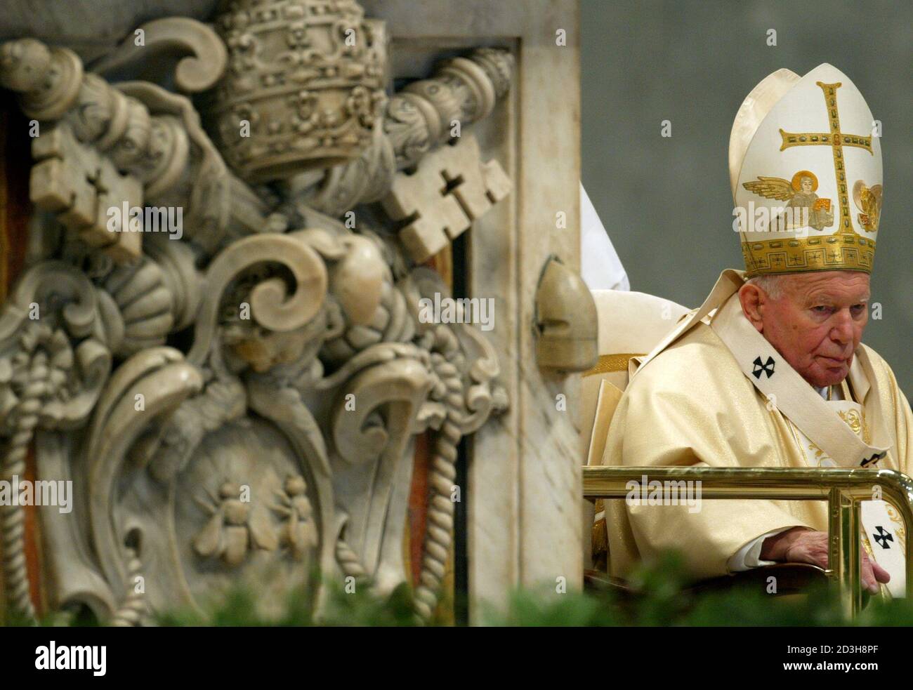 A mobile throne or papal throne hi-res stock photography and images - Alamy