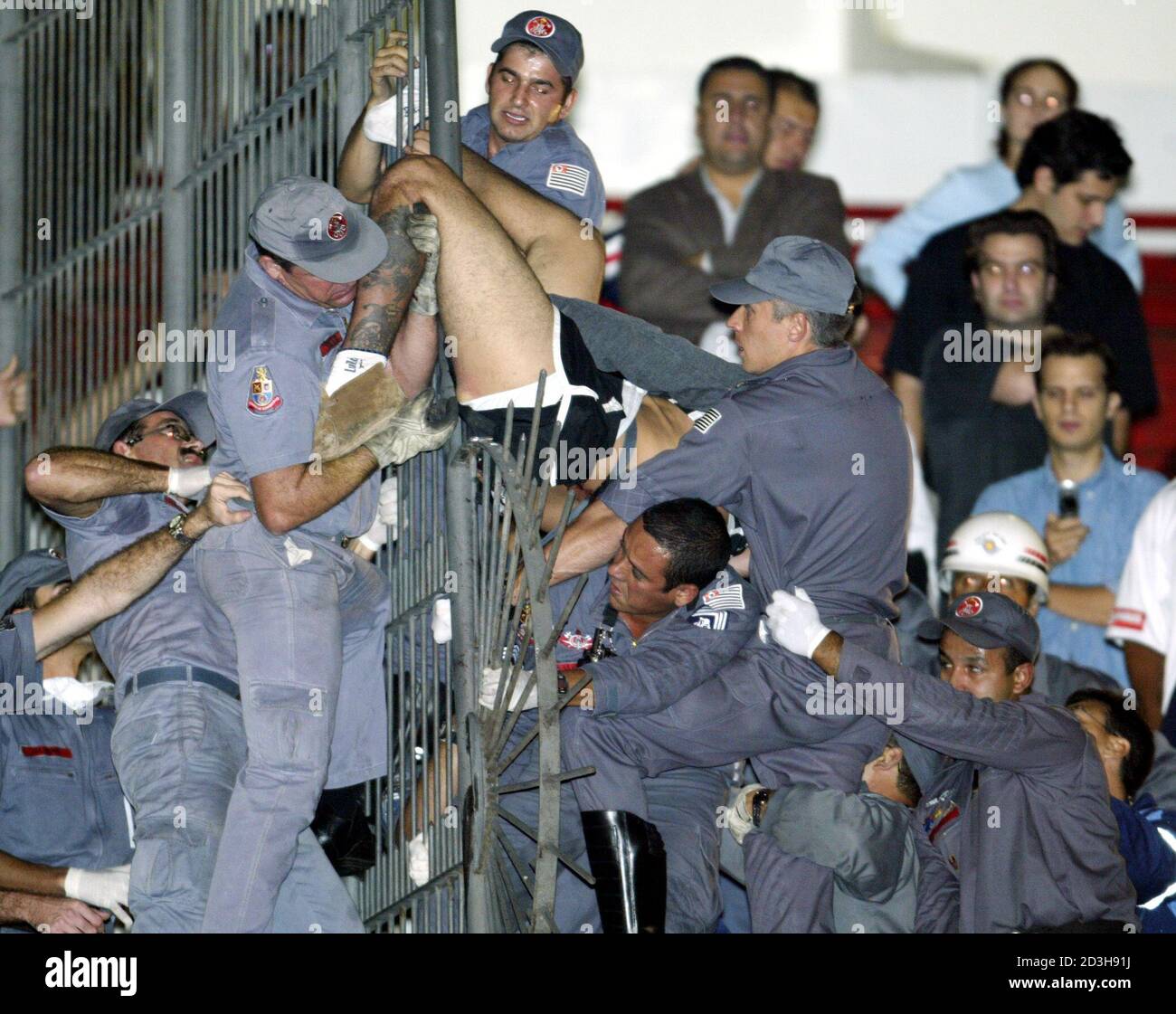 Violence in stadiums hi-res stock photography and images - Alamy