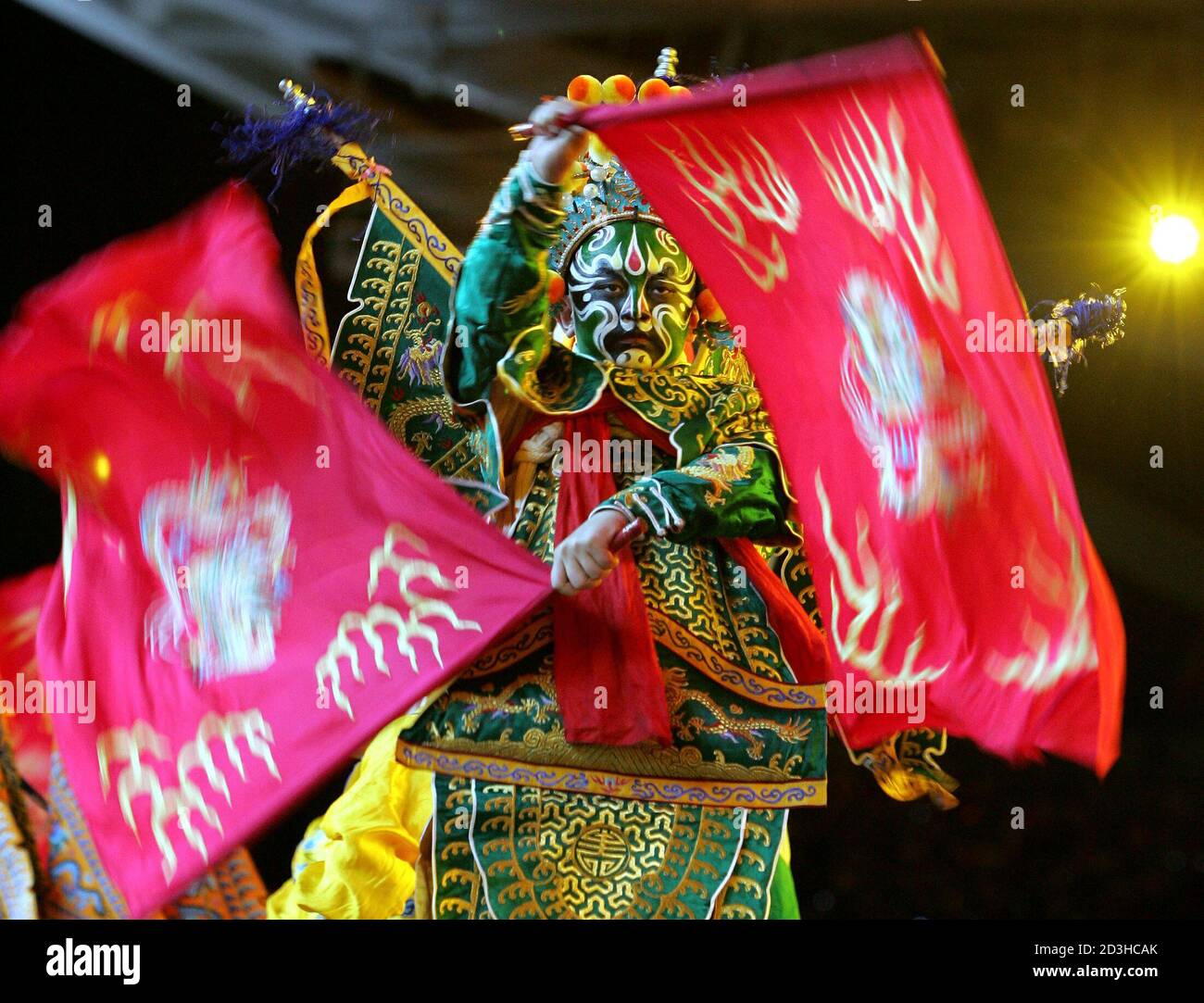 Athens olympic games 2004 closing ceremony hi-res stock photography and ...