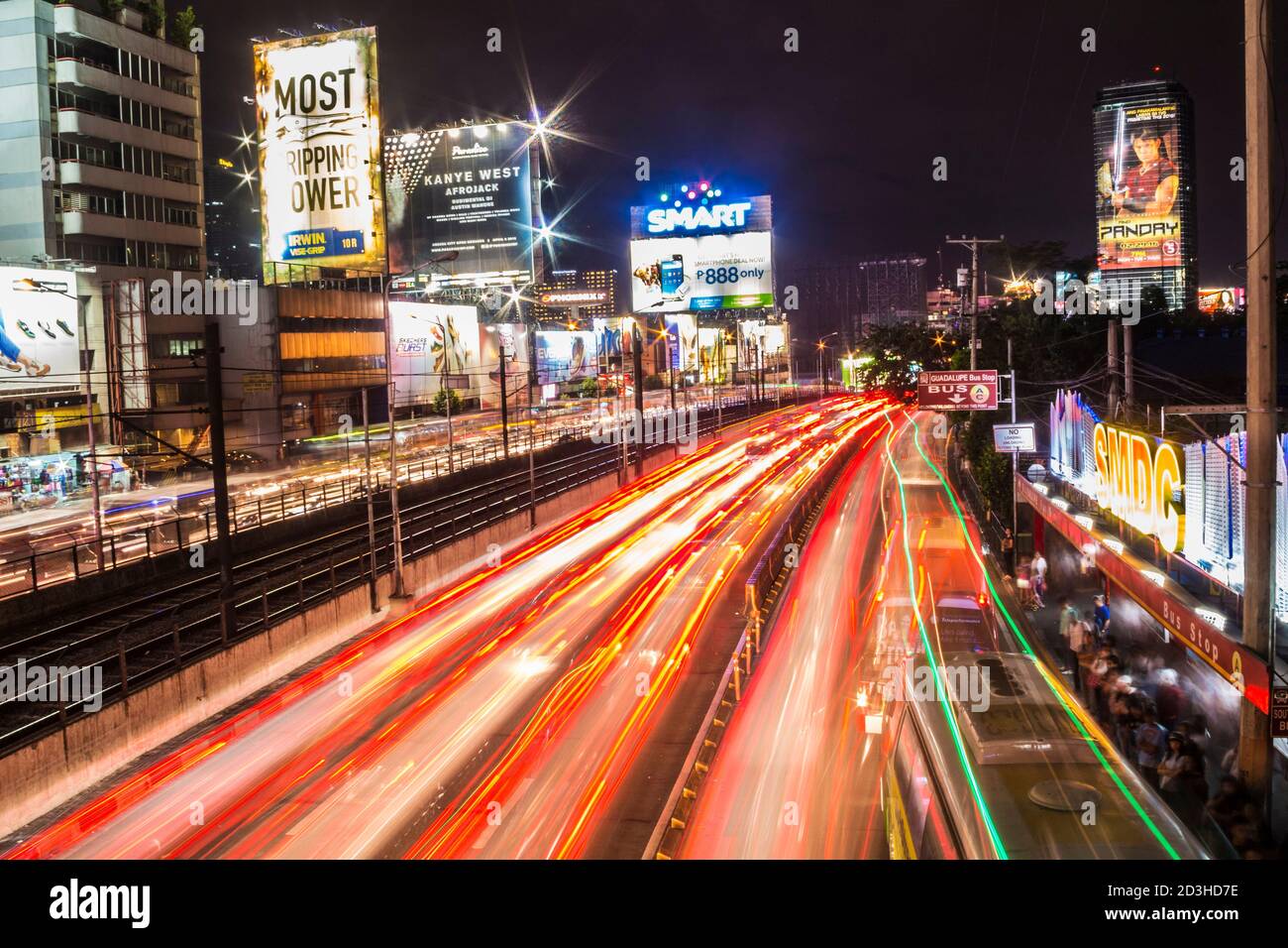 trail lights from vehicles in major highway in Metro Manila ...