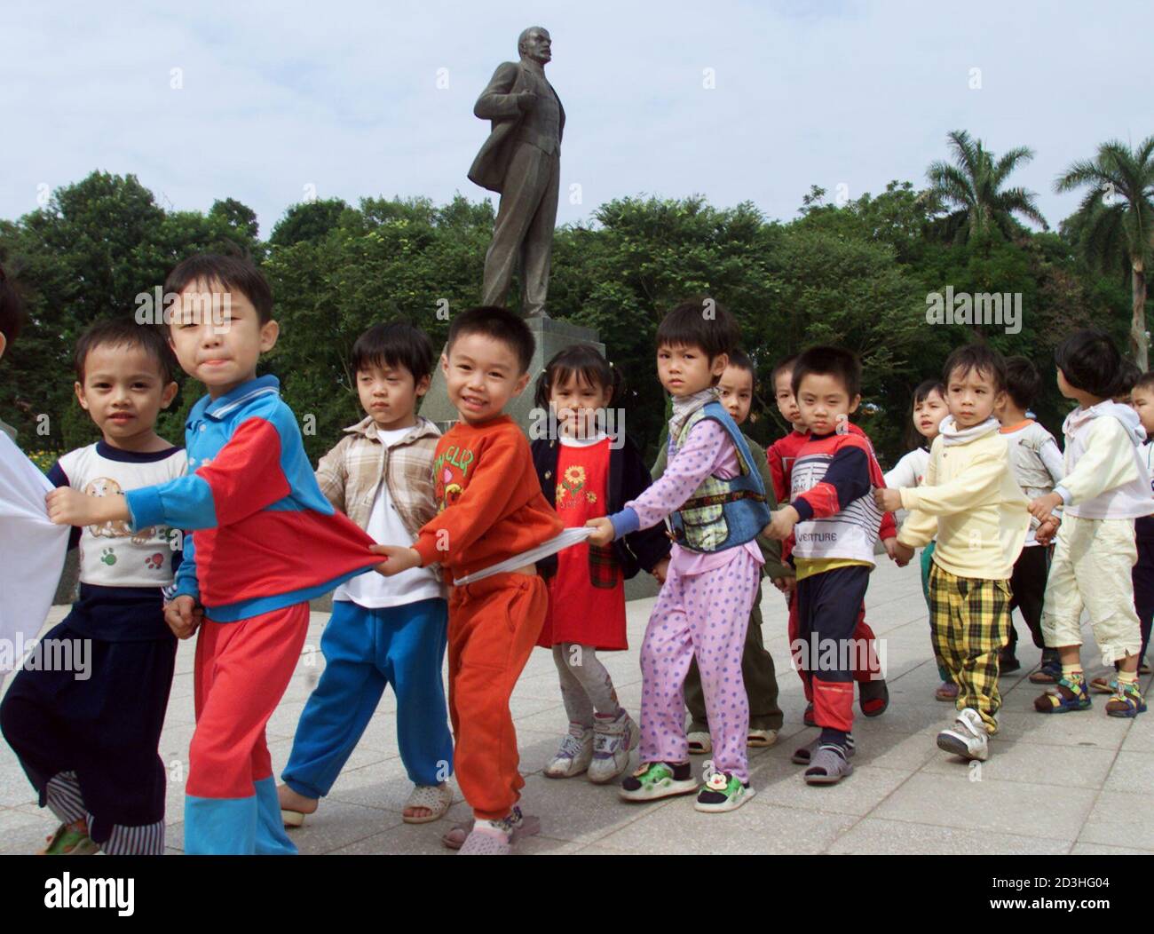 Lenin and children hi-res stock photography and images - Alamy