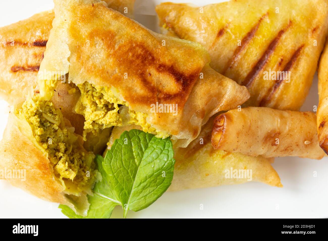 Traditional moroccan wedding hi-res stock photography and images - Alamy