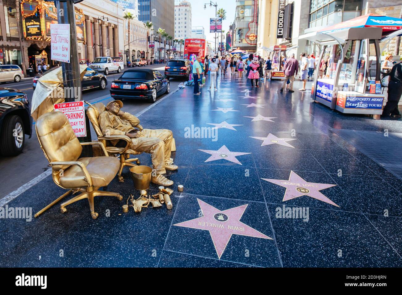 Hollywood Gold Busker in USA Stock Photo - Alamy