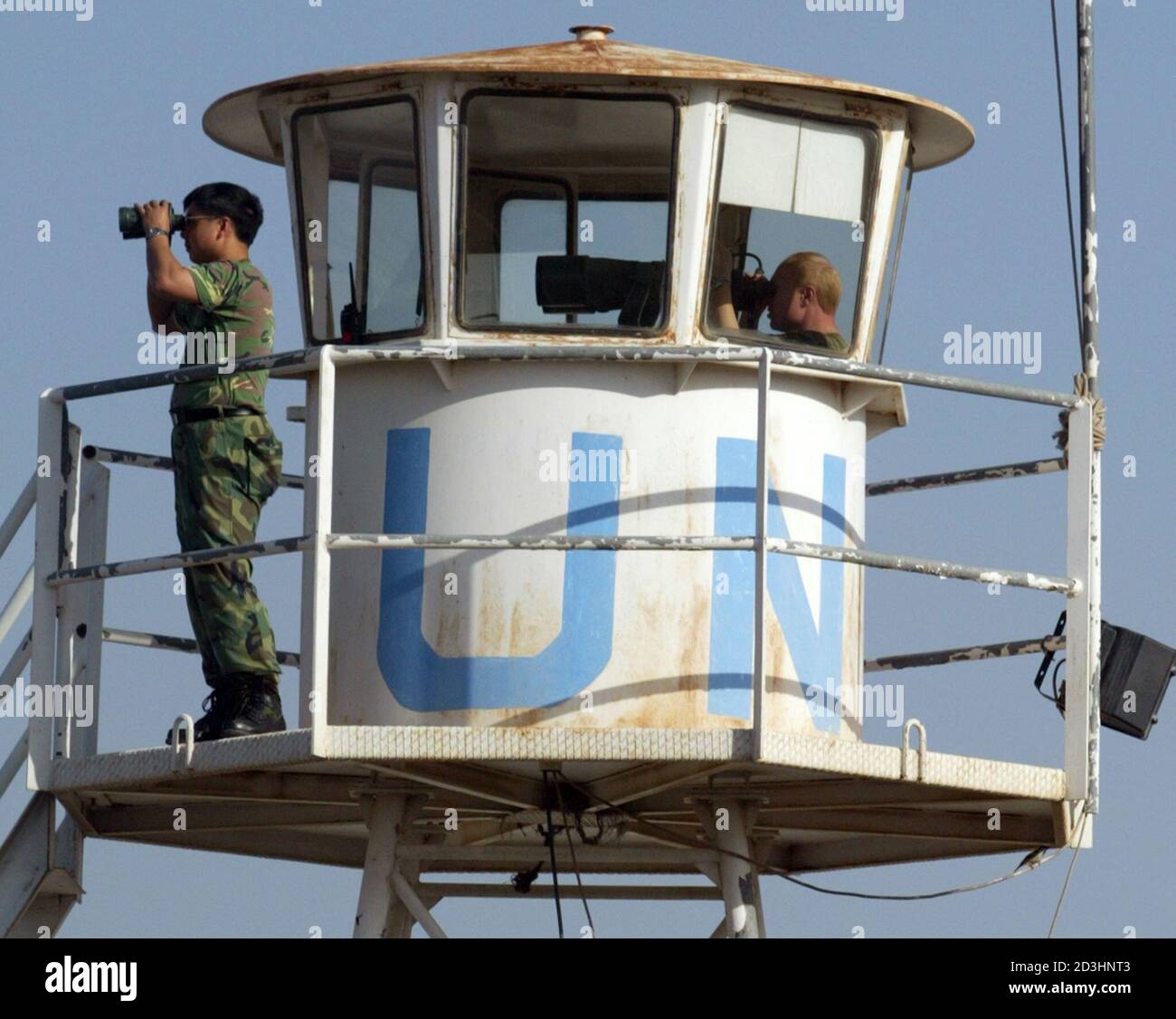 Kuwait border hi-res stock photography and images - Alamy