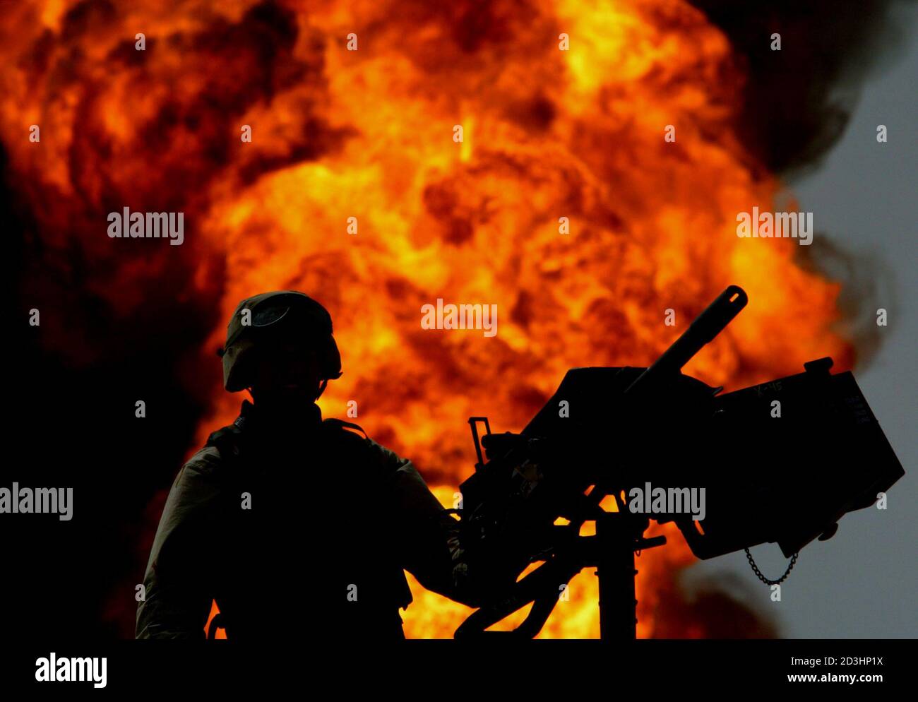 Rumaila oilfields hi-res stock photography and images - Alamy