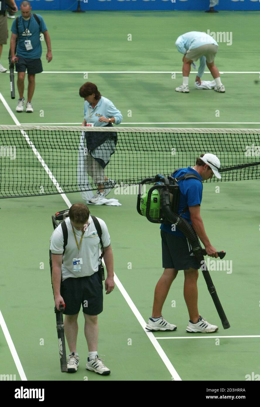 Tennis helpers hi-res stock photography and images - Alamy