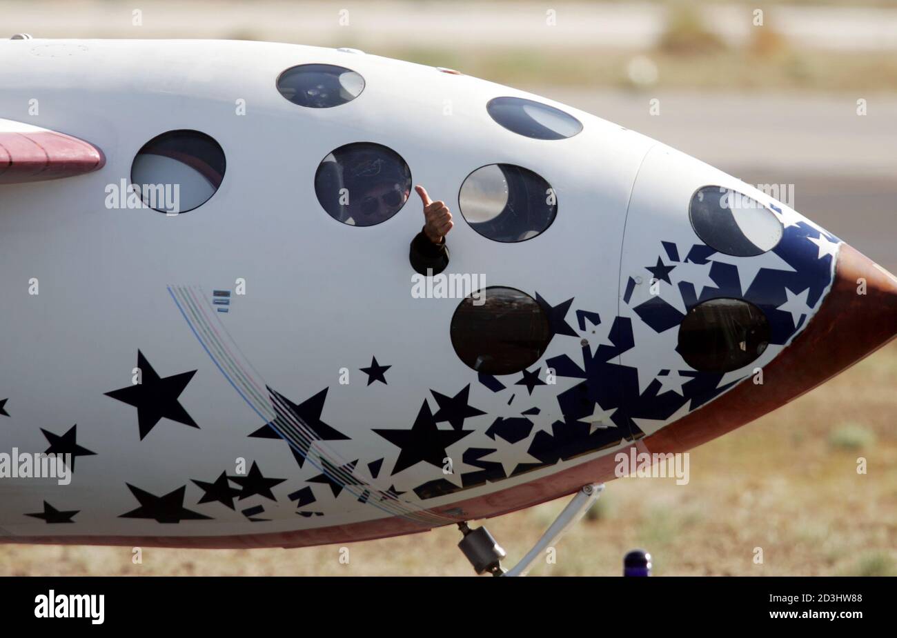Spaceshipone landing hi-res stock photography and images - Alamy