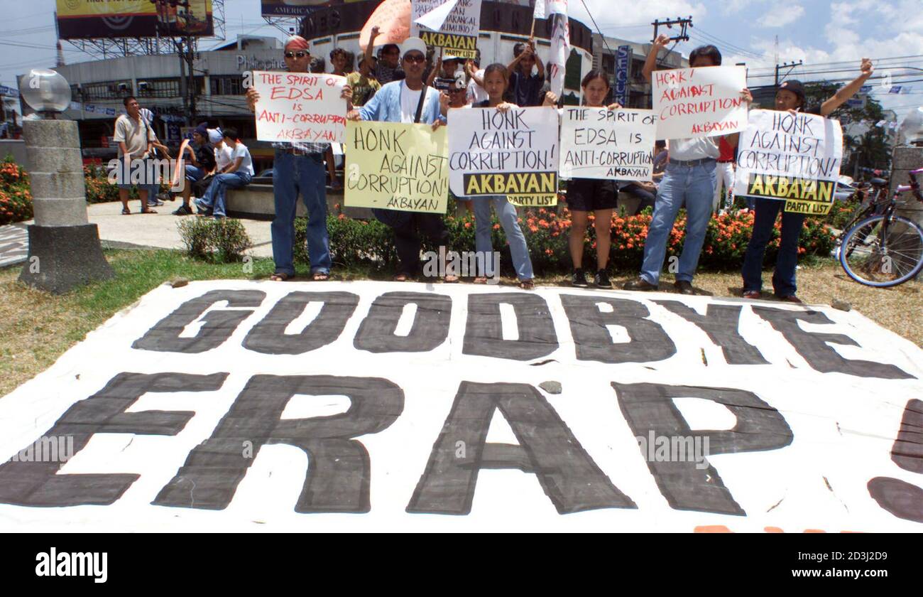 Joseph estrada protest hi-res stock photography and images - Alamy