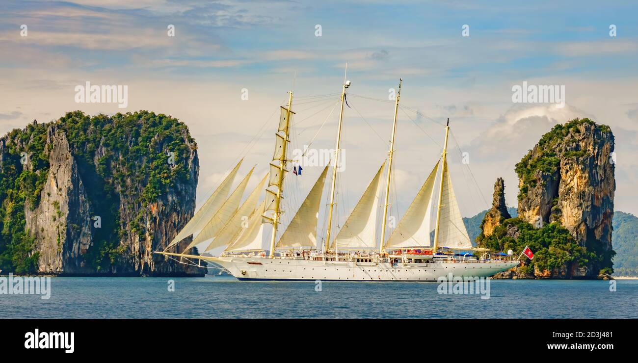 Saiing ship hi-res stock photography and images - Alamy