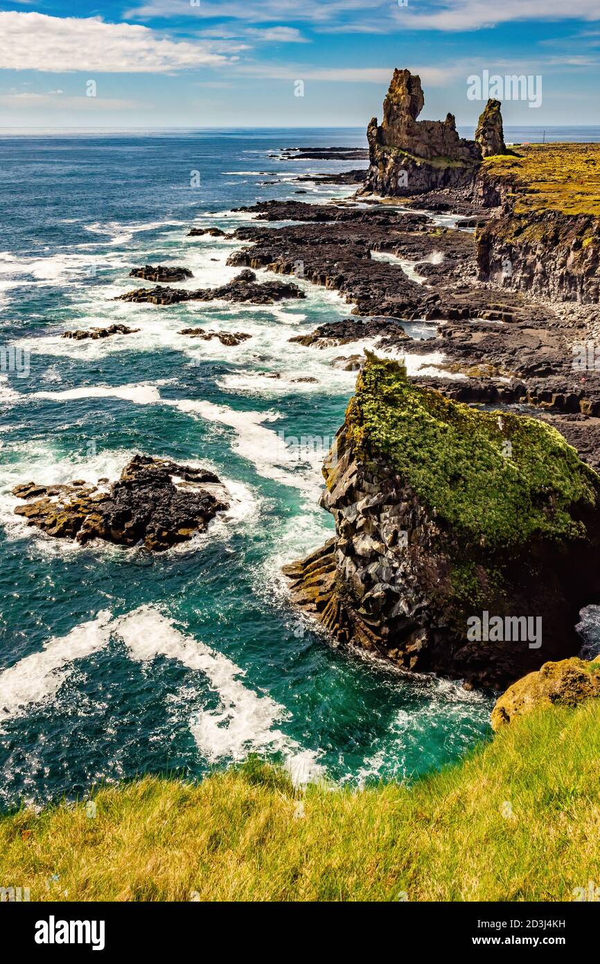Iceland rocky shoreline Stock Photo - Alamy