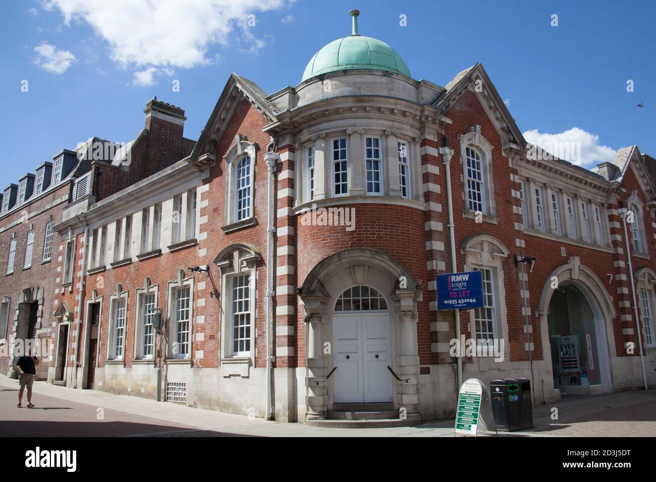 Old commercial building hi-res stock photography and images - Alamy