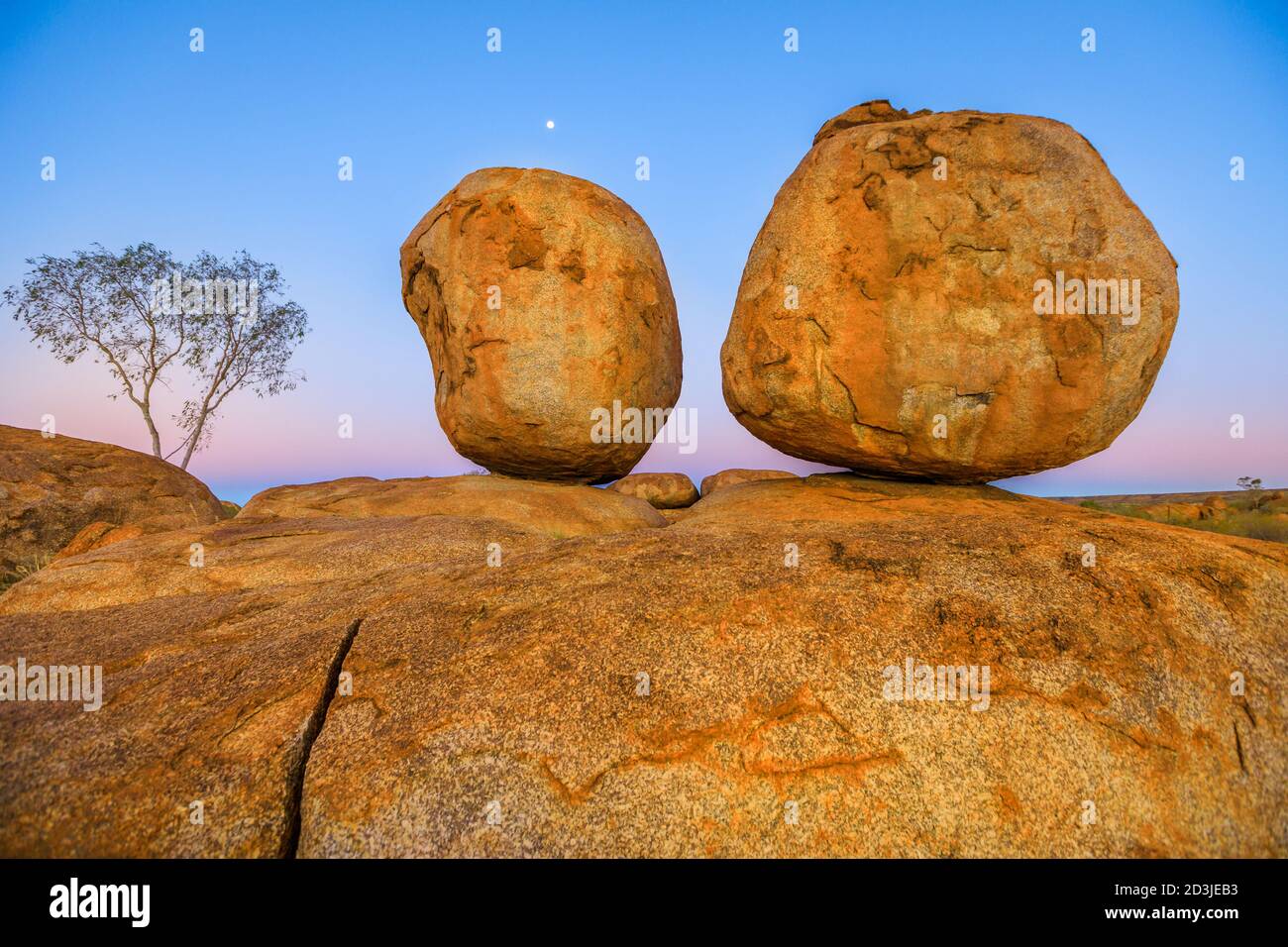 Evening at Devils Marbles: the Eggs of mythical Rainbow Serpent at ...
