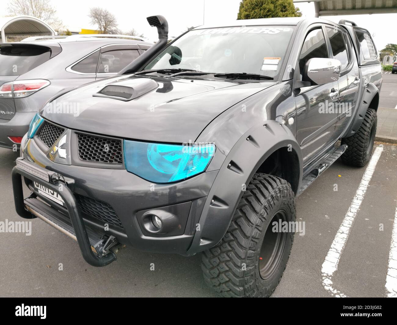Mitsubishi triton ute hi-res stock photography and images - Alamy