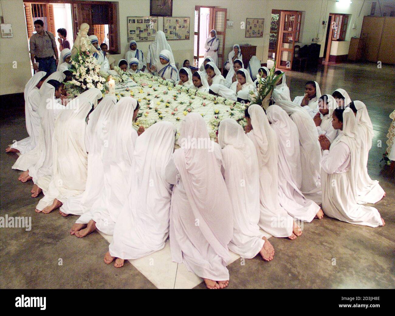 Mother teresa charity work hi-res stock photography and images - Alamy