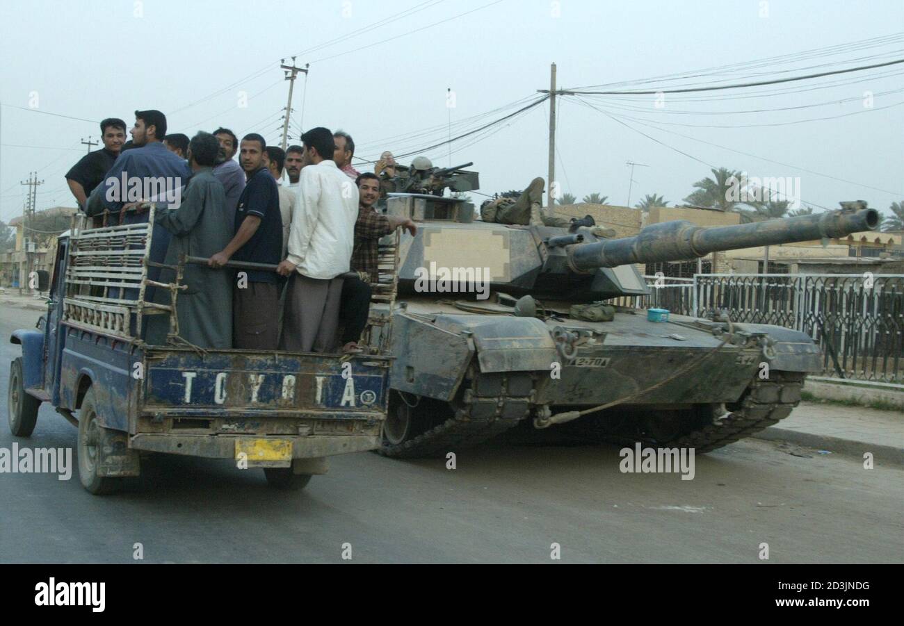 Iraq war 2003 tank hi-res stock photography and images - Alamy