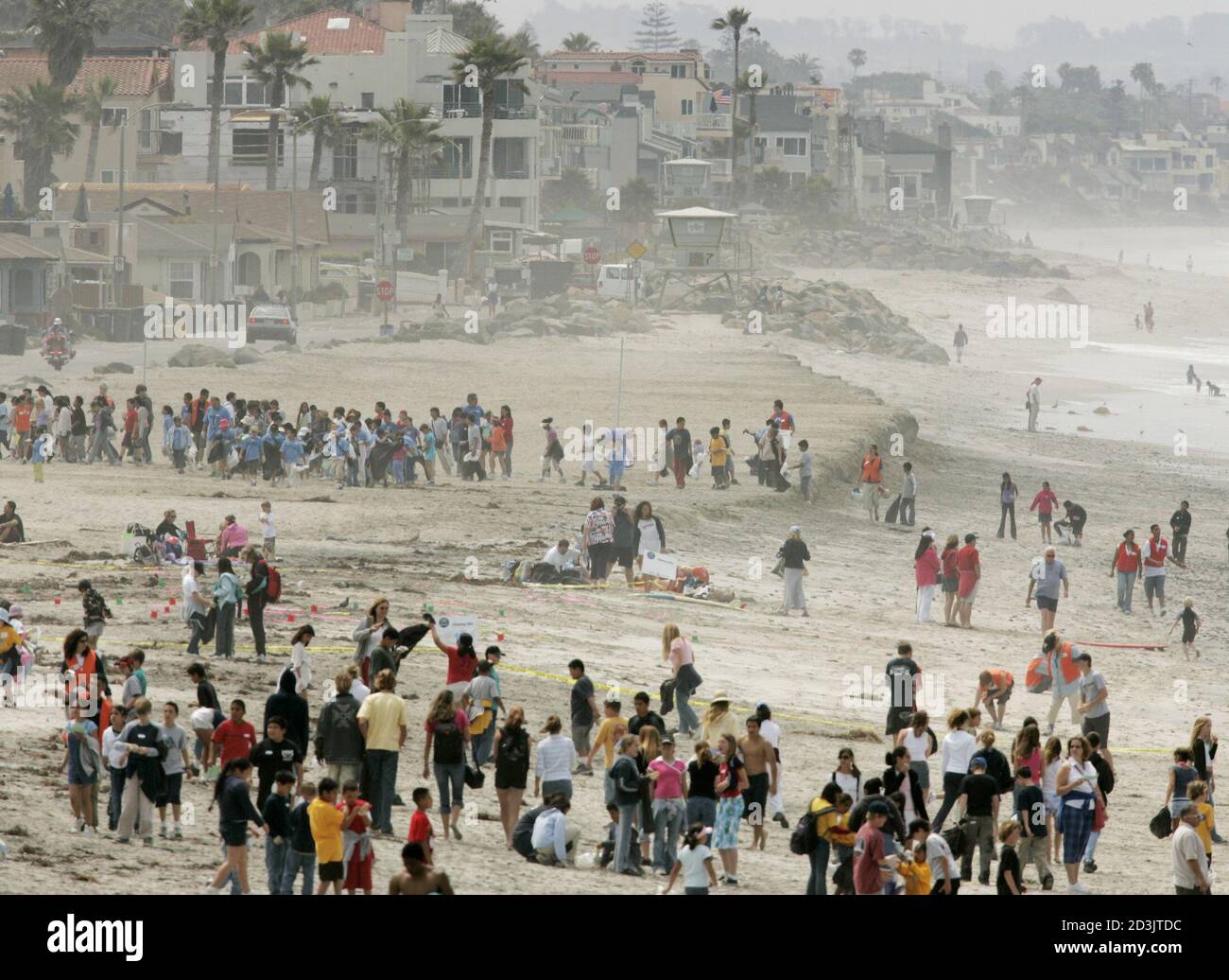 Frequented beaches hi-res stock photography and images - Alamy