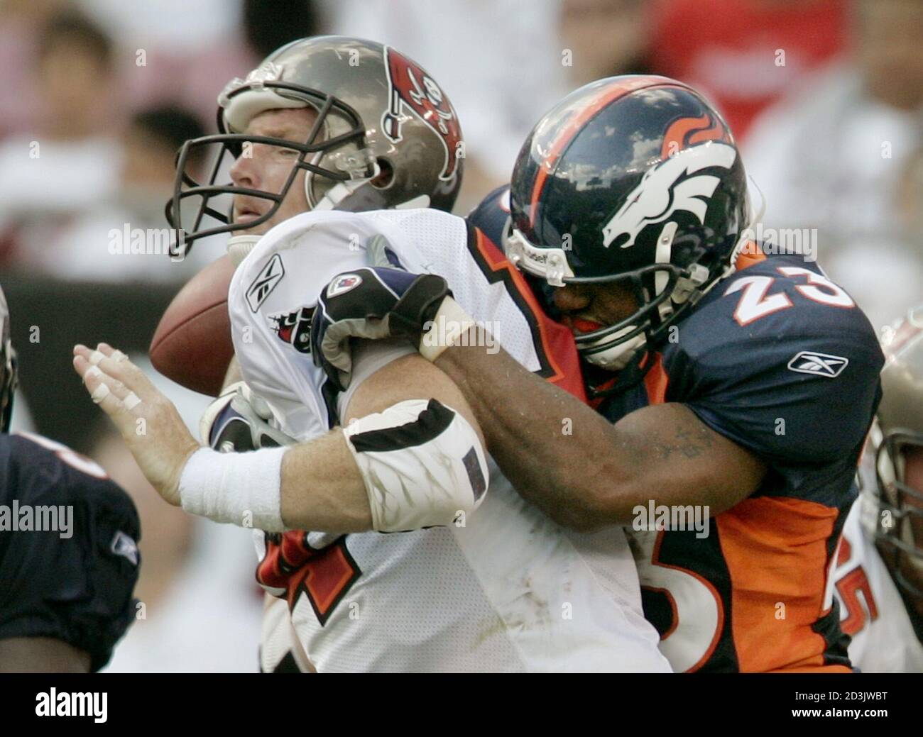 Quarterback brad johnson hi-res stock photography and images - Alamy